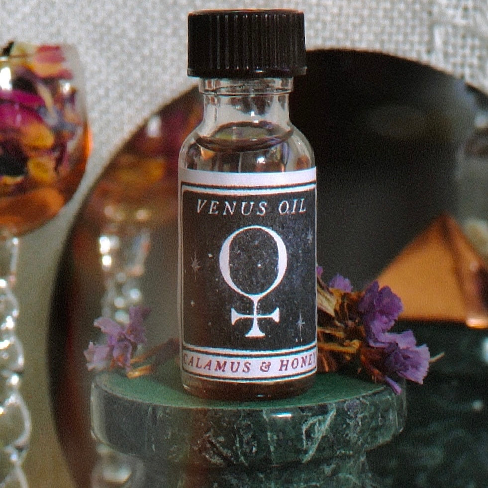 Venus Oil – Calamus and Honey